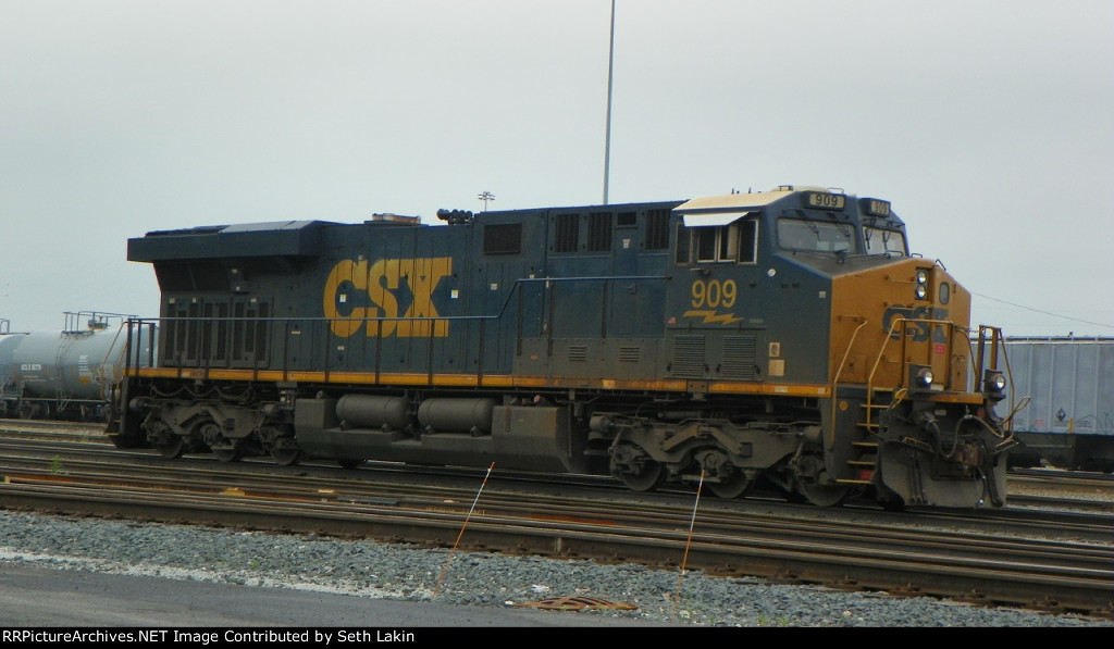 CSX 909